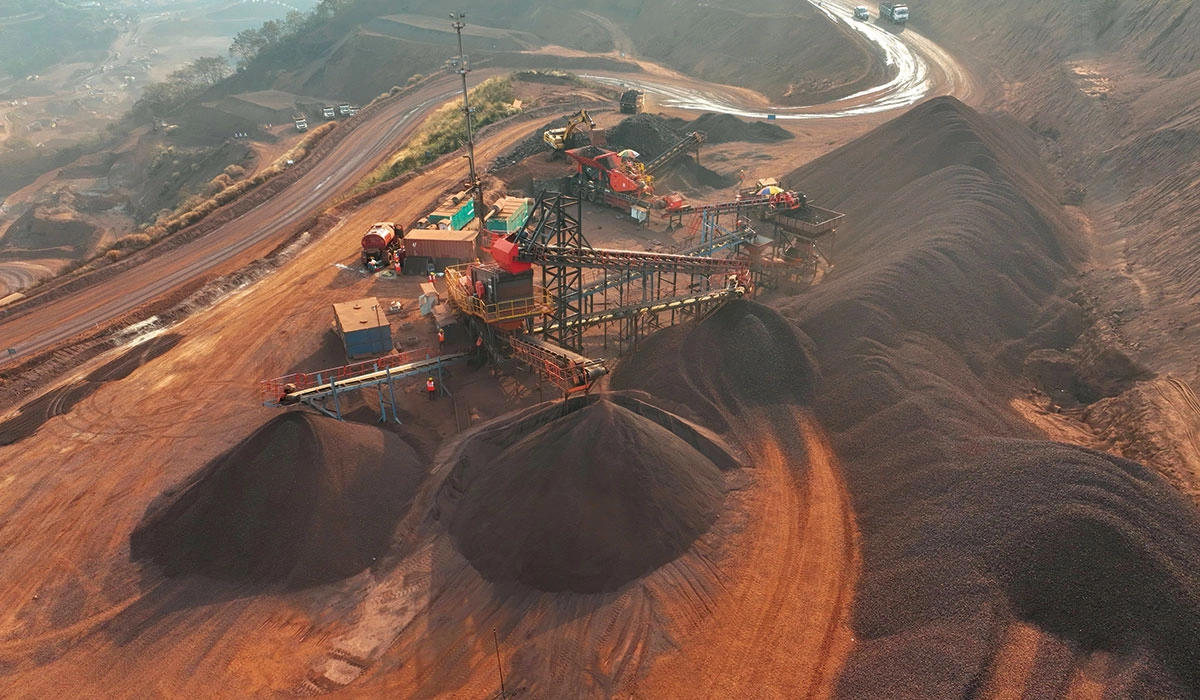 Sandvik Mobile Crushers Power Iron Ore Production at Penguin Trading ...